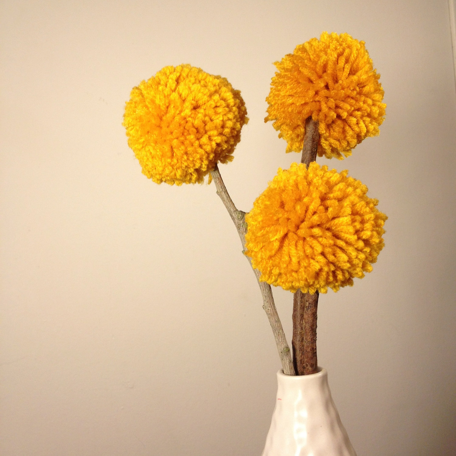 Yarn Pom Pom 'puffsy Sticks' on Luulla